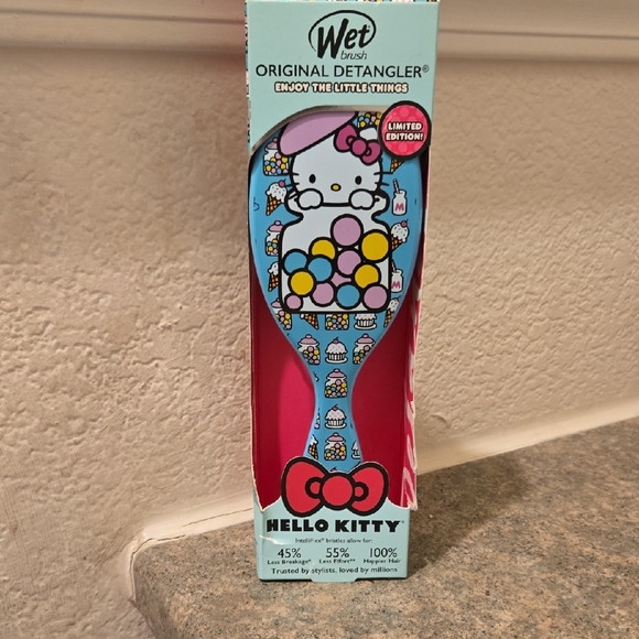 Hello Kitty | Accessories | Hello Kitty Detangler Brush Pink And Blue ...